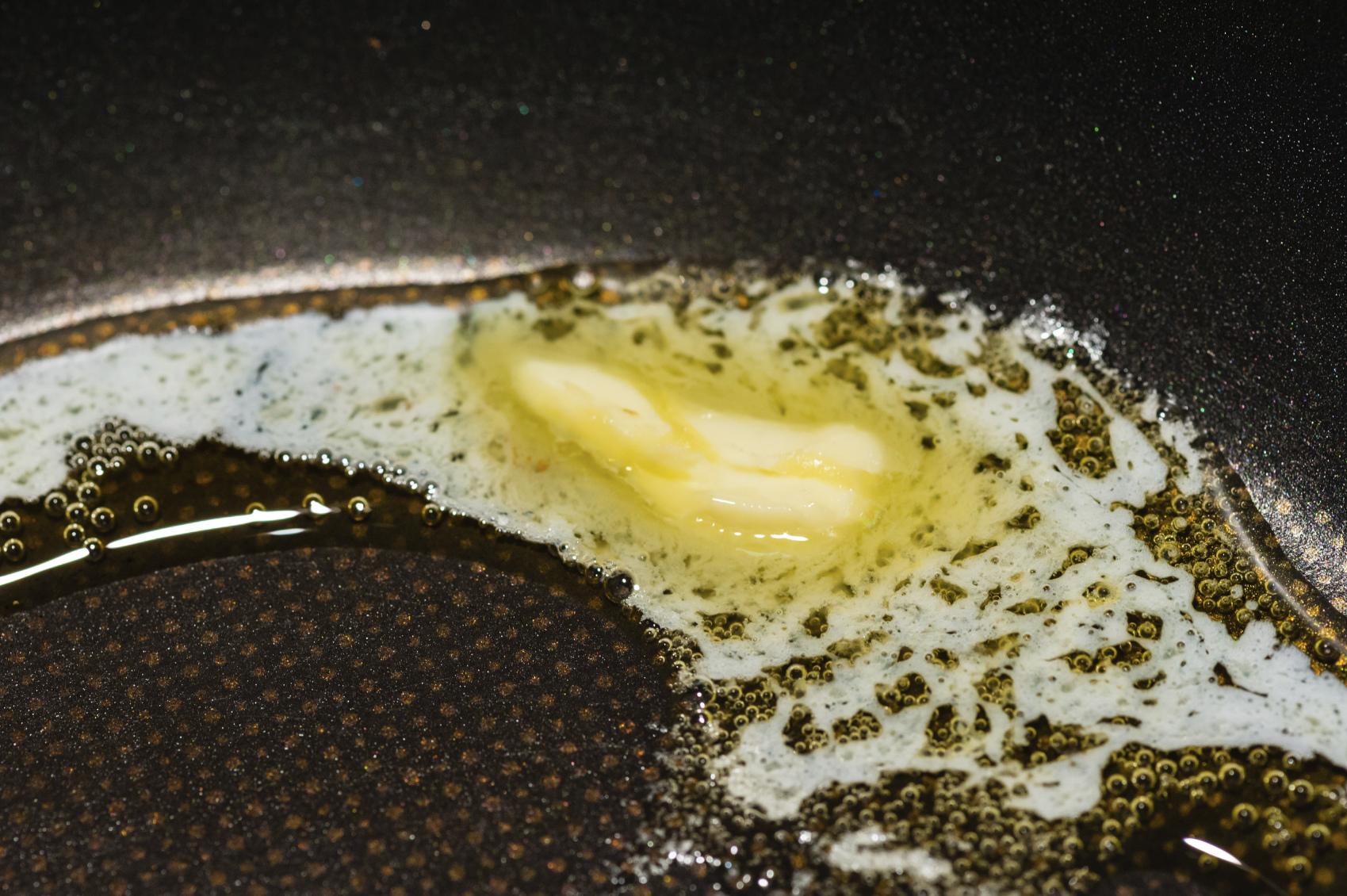 How to Clean a Burnt Teflon Pan - 7 steps
