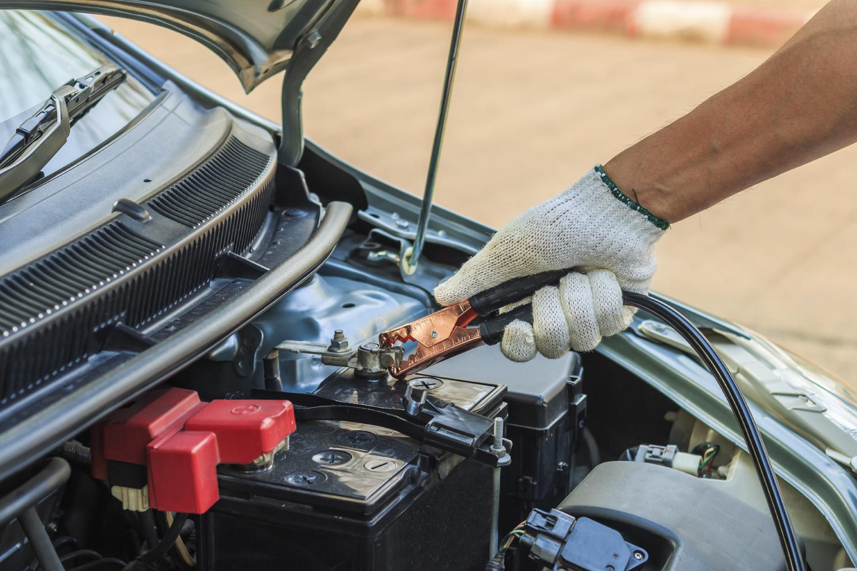 How to Move an Automatic Car with a Dead Battery
