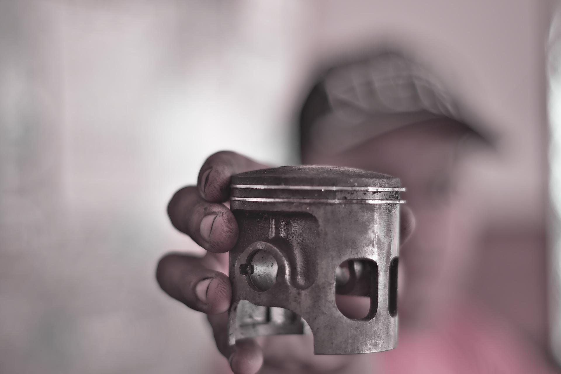 piston problem symptoms