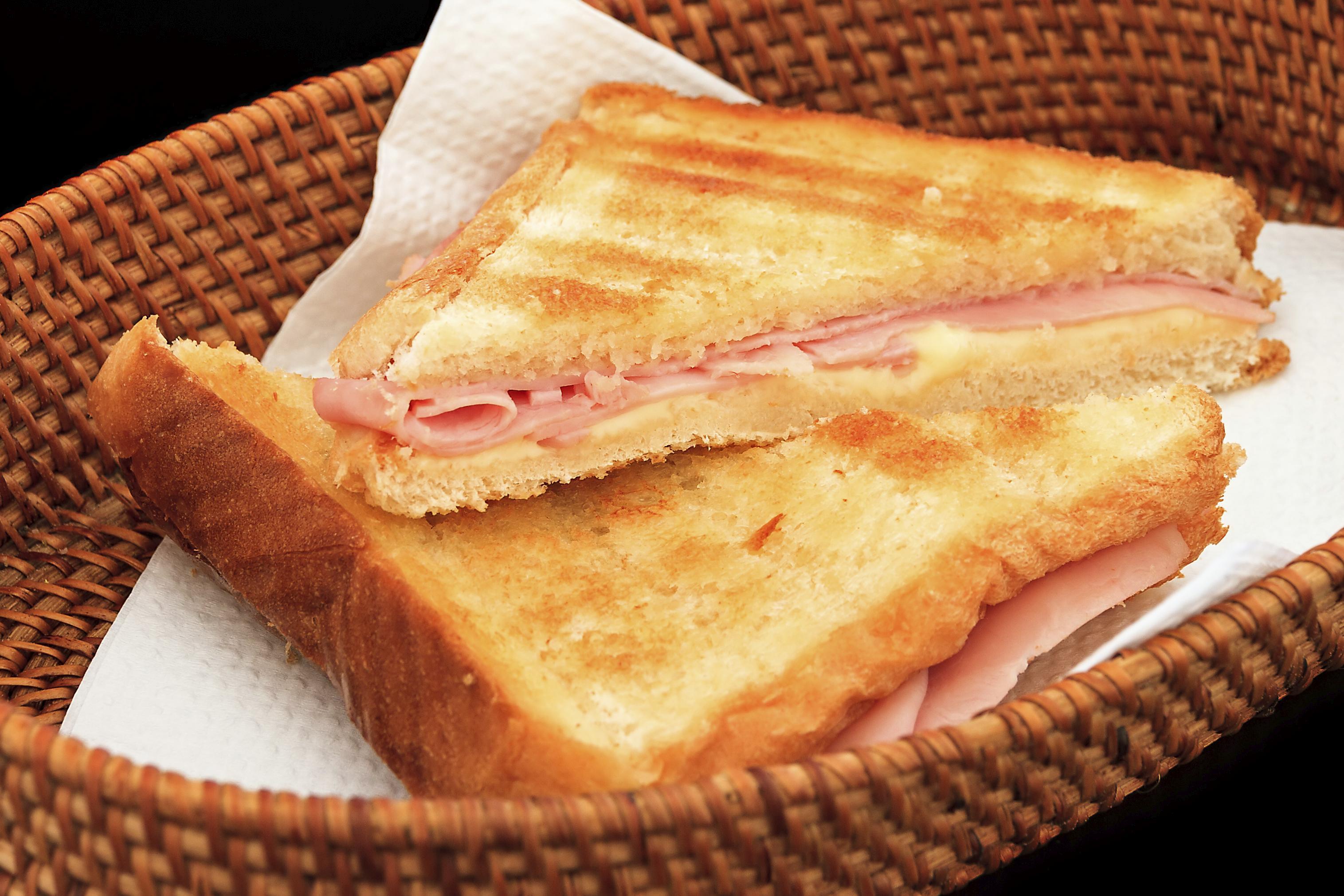how to cook a ham and cheese sandwich
